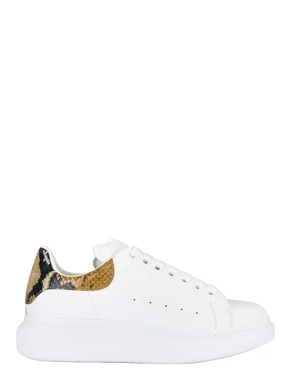 Alexander McQueen Oversized Sneaker In White - White & Multicolor