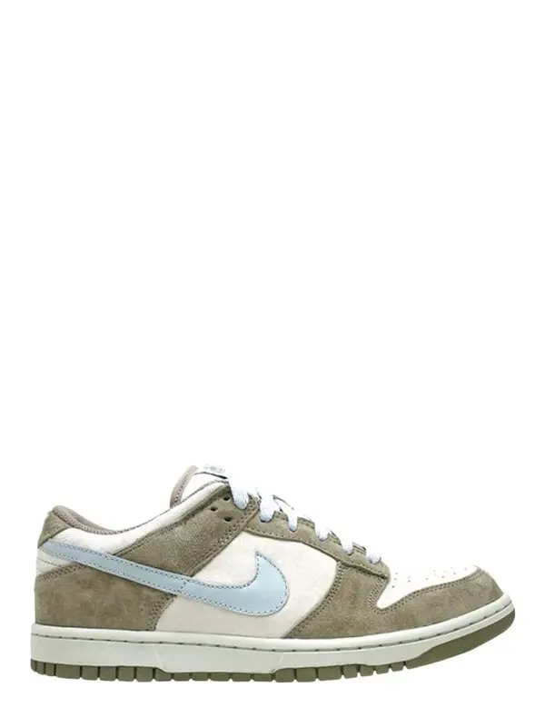 Nike W's Dunk Low Sneakers - Tan