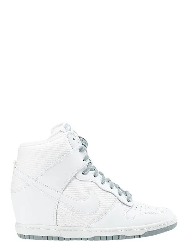 Nike Dunk Sky High Essential Sneakers - White