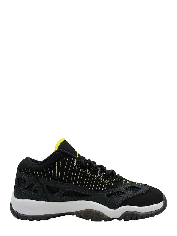 JORDAN 11 Retro Low Sneakers - Black