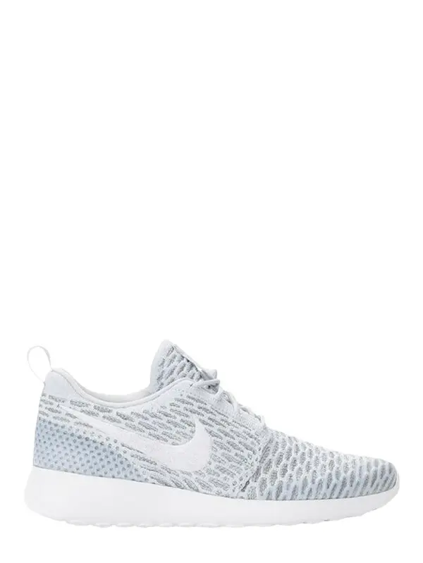 Nike Roshe One Flyknit Sneakers - White