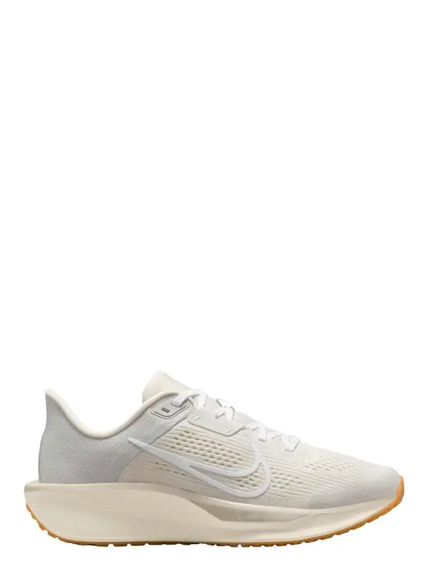 Nike Quest Sneakers - Cream