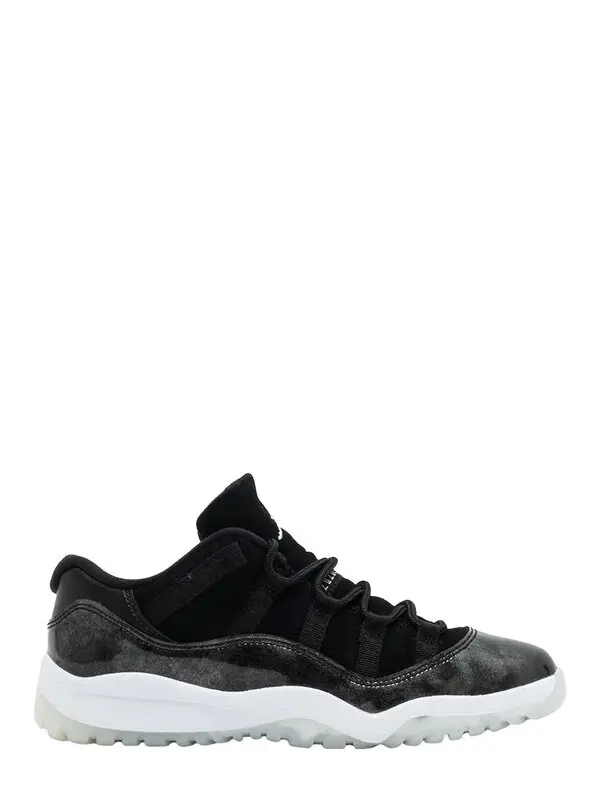 JORDAN 11 Retro Low Sneakers - Black