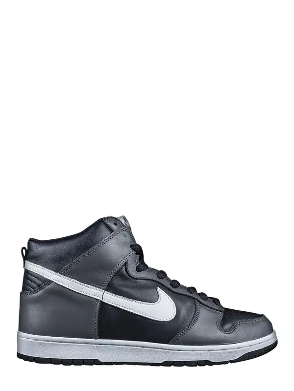 Nike Dunk High Top Sneakers - Grey
