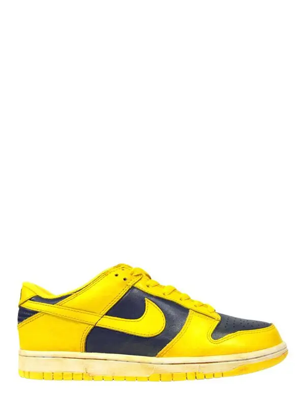 Nike Dunk Low Vintage Sneakers - Yellow