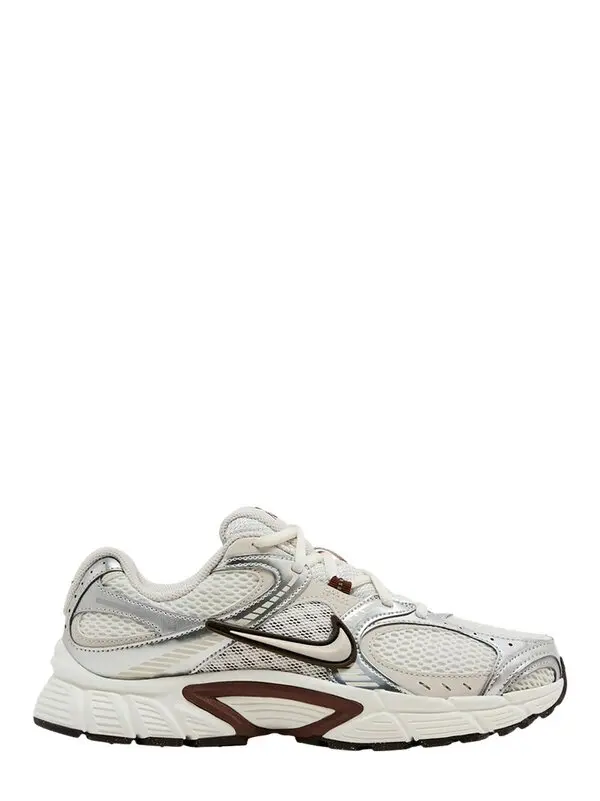 Nike V5 Rnr Sneakers - Cream