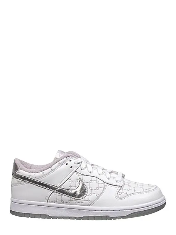 Nike Dunk Low Sneakers - White