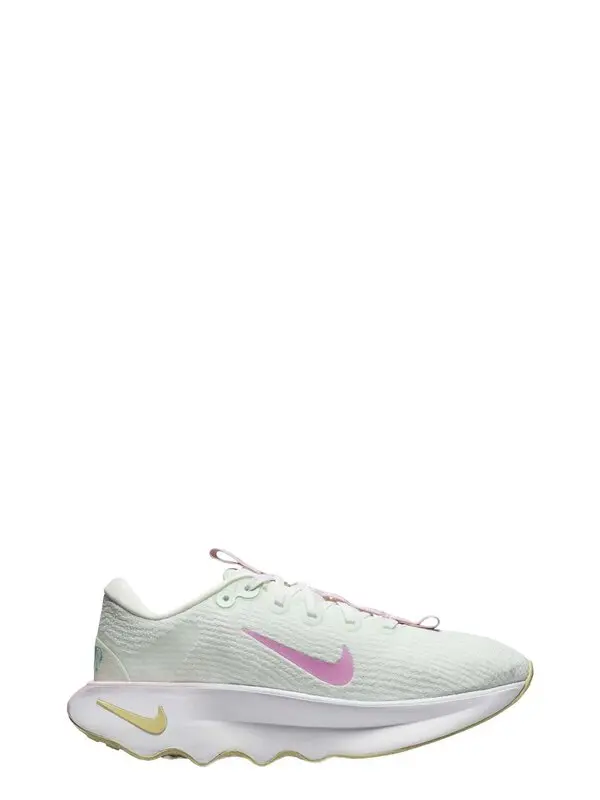 Nike Motiva Sneakers - Green
