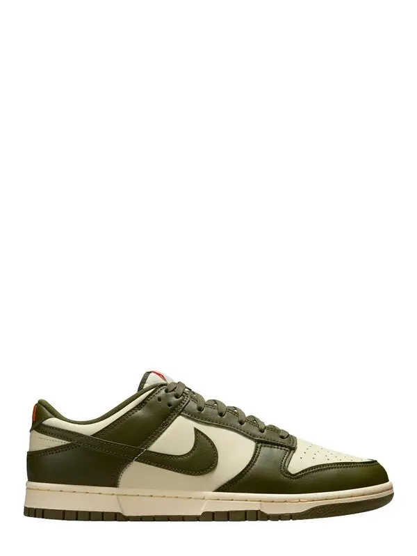Nike Dunk Low Sneakers - Green