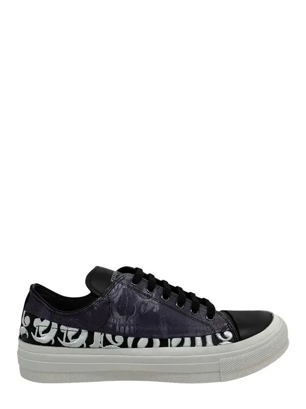 Alexander McQueen Skull Print Low Top Sneakers - Black