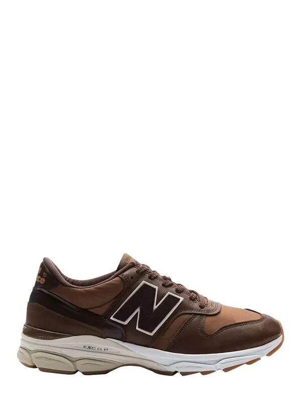 NEW BALANCE 770.9 - Brown