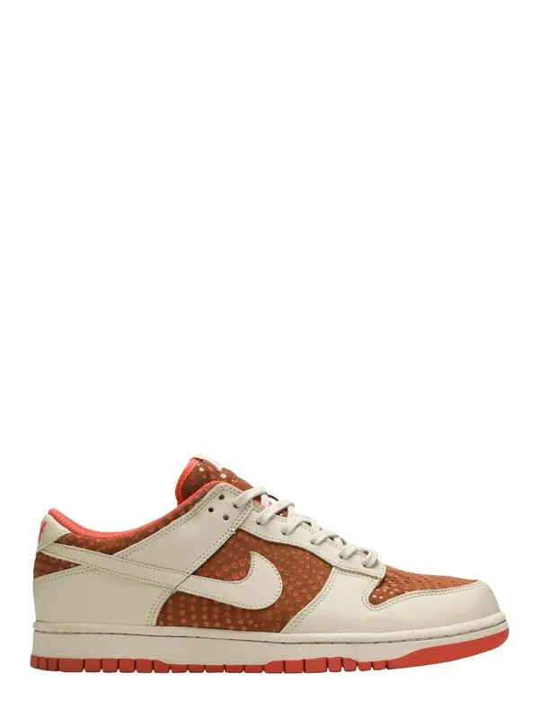 Nike Dunk Low Sneakers - Tan