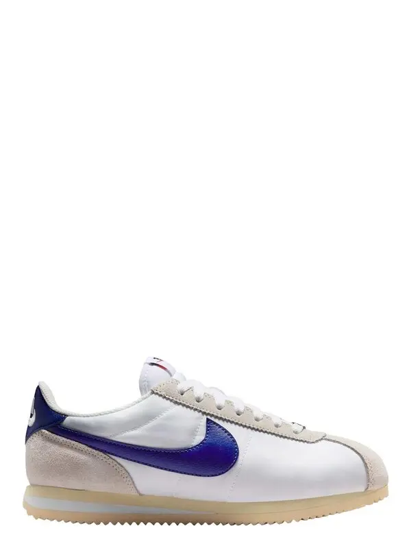 Nike Low Top Sneakers - White