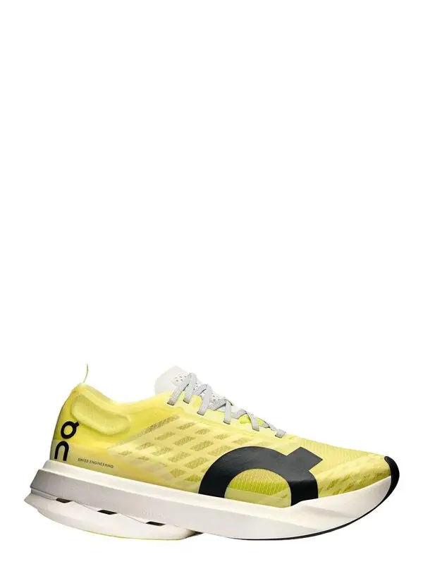 On Cloudboom Strike Sneakers - Yellow
