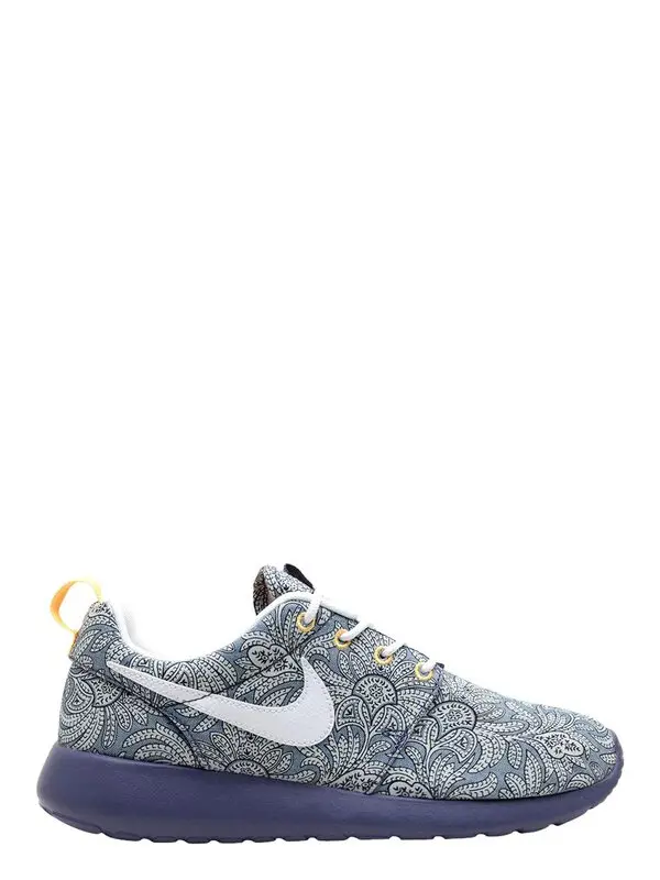 Nike Wms Rosherun Lib Qs 'liberty' Sneakers - Blue