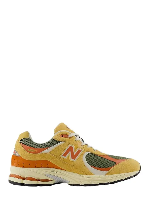 NEW BALANCE 2002r Sneakers - Yellow