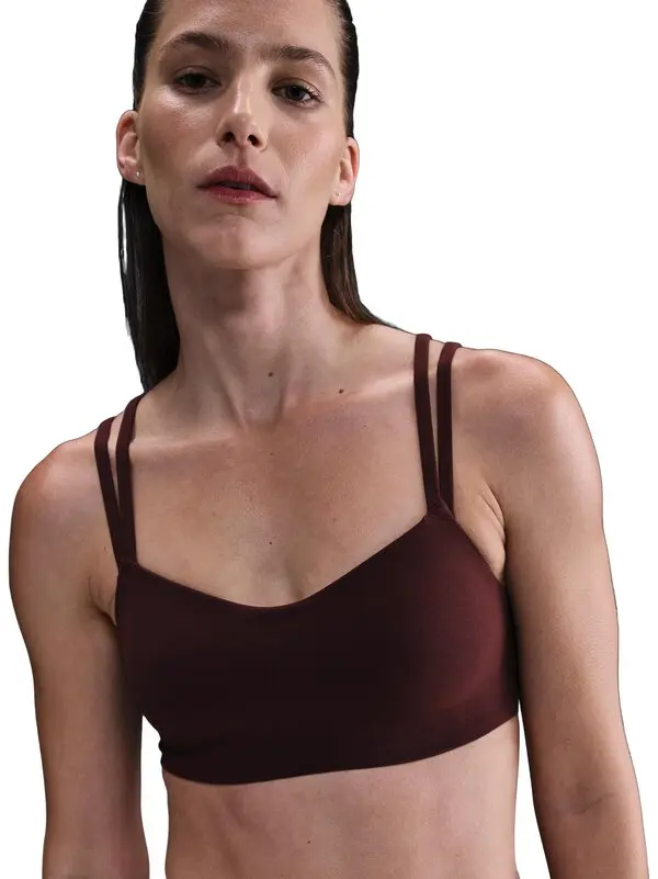 Nike Zenvy Strappy Light-support Padded Sports Bra - Red