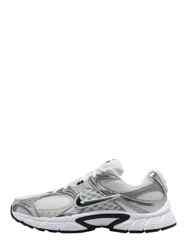 Nike V5 Rnr Sneakers With Reflective Accents - White