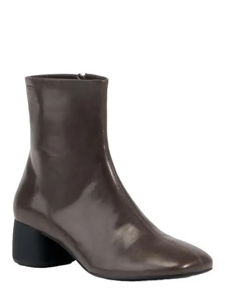 VAGABOND SHOEMAKERS Livia Bootie - Chocolate
