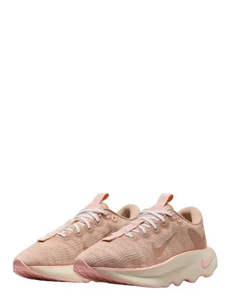 Nike Motiva Walking Shoe - Linen/linen/coral/milk