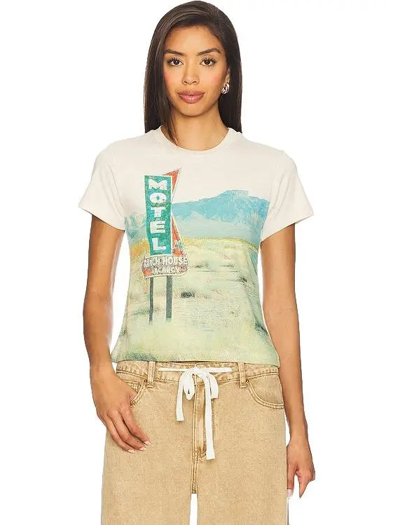 Daydreamer Motel Ranch House Vintage Tee - Dirty White