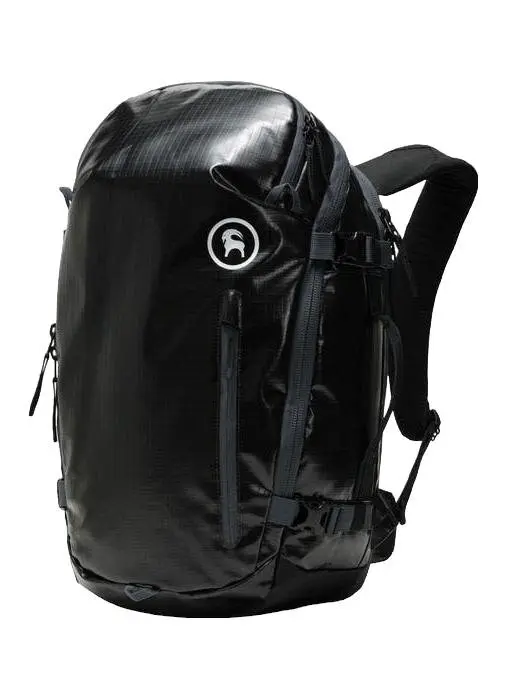 BACKCOUNTRY Destination 30l Backpack - Black/black