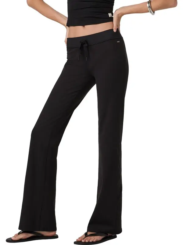 Vuori Halo Low Rise Slim Flare Pants - Solid Black