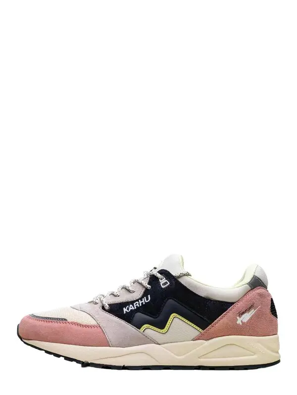 KARHU Aria 95 Panelled Trainers - Pink