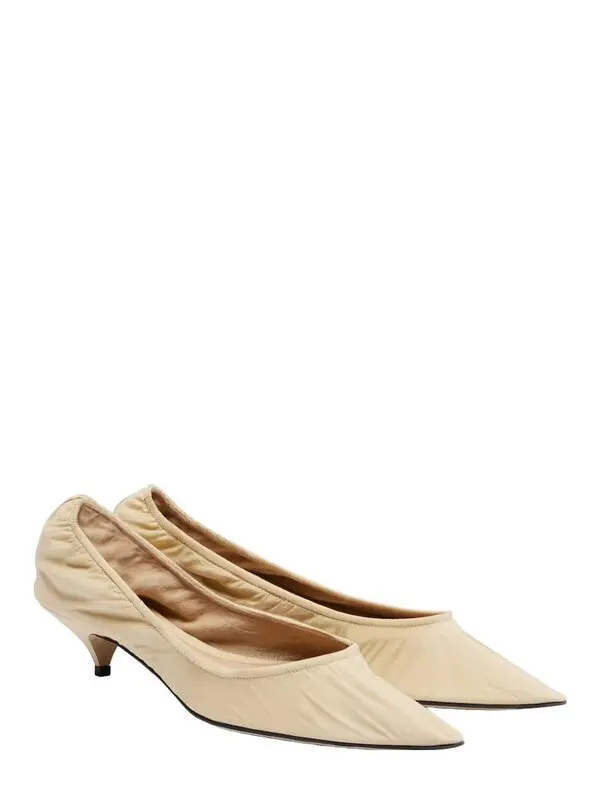 THE ROW Liisa 35 Pumps - Beige