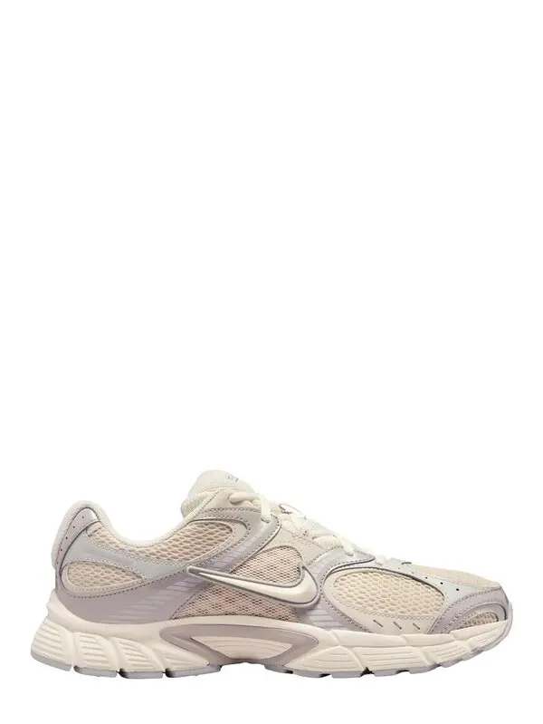 Nike V5 Rnr Sneakers - Cream