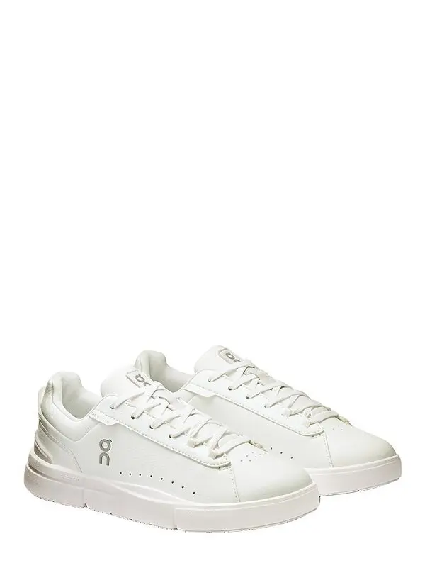 On The Roger Advantage Sneakers - White