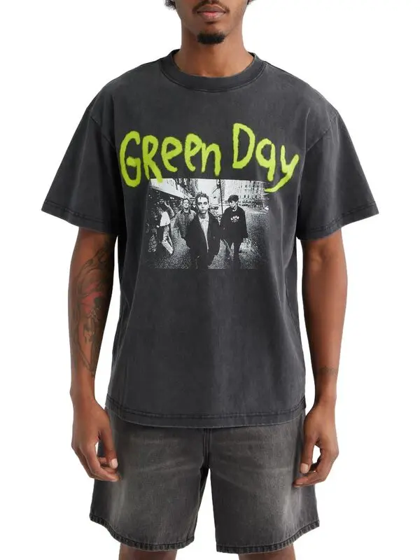 ID SUPPLY CO Green Day Photo Graphic T-shirt - Black