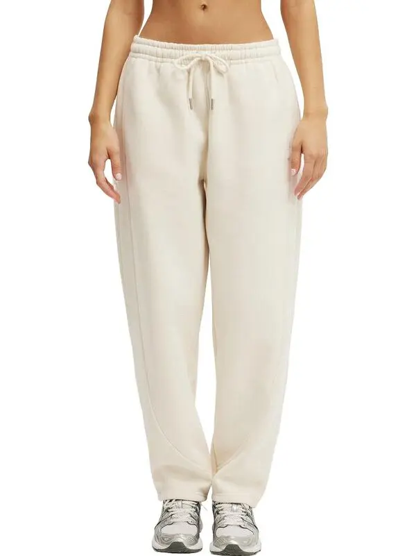 Cotton:on Active Plush Essential Barrel Sweatpant - Coconut Milk