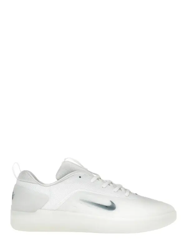 Nike Zoom Nyjah Sneakers - White/black