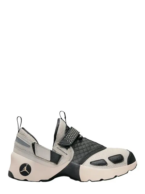 JORDAN Trunner Lx Sneakers - Light Orewood Brown/black