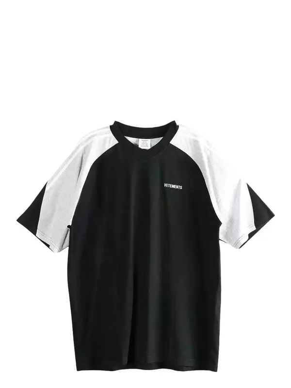 Vetements Raglan-sleeve V-neck T-shirt - Black