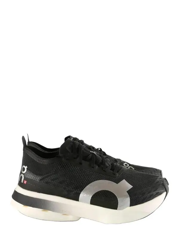 On Cloudboom Strike Sneakers - Black