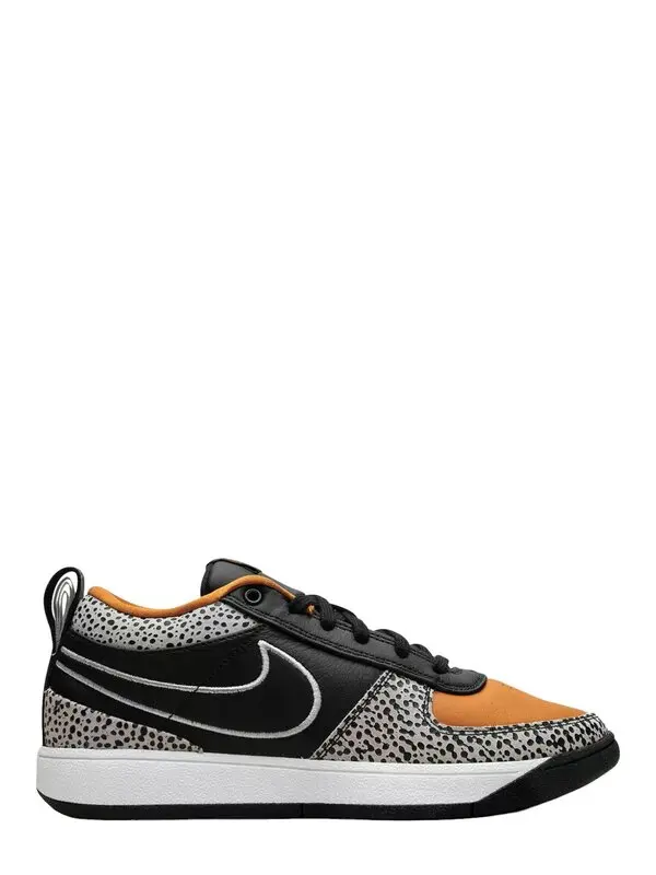 Nike Low Top Sneakers - Black