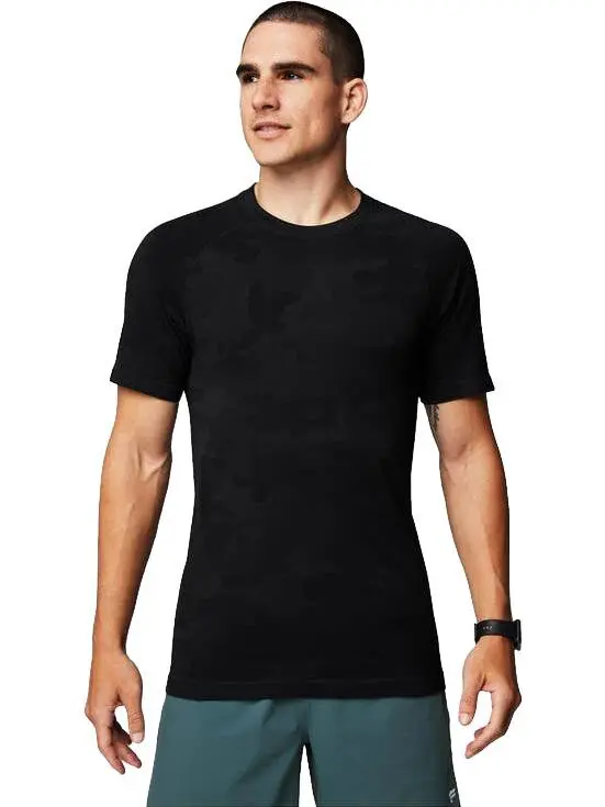 FABLETICS The Training Day Tee - Black Tactical Camo