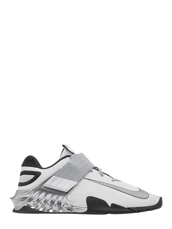 Nike Savaleos Se Sneakers - White
