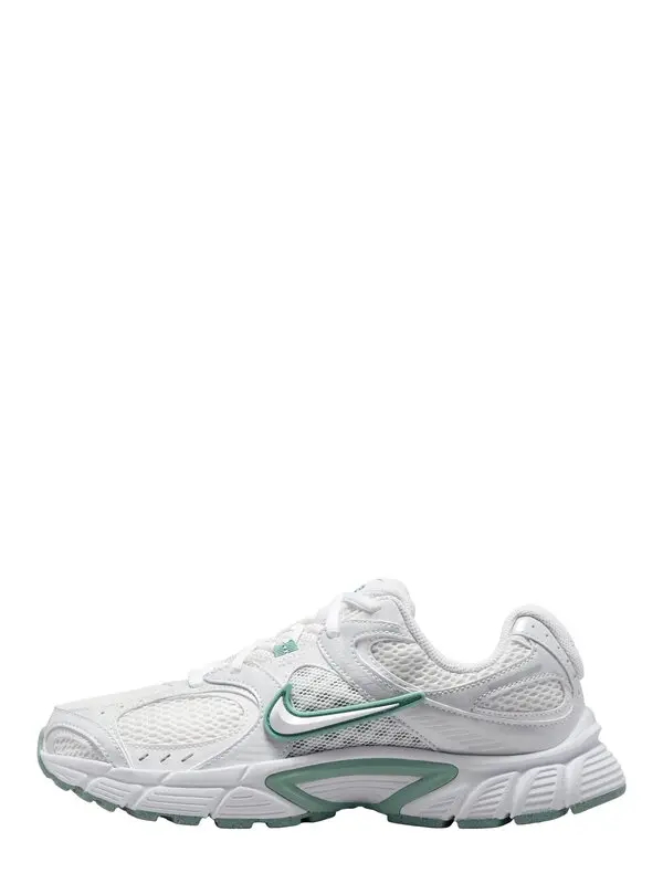 Nike V5 Rnr Sneakers With Reflective Accents - White