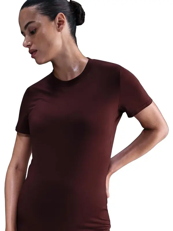 Nike Dri-fit Slim-fit Short-sleeve Maternity Top - Red
