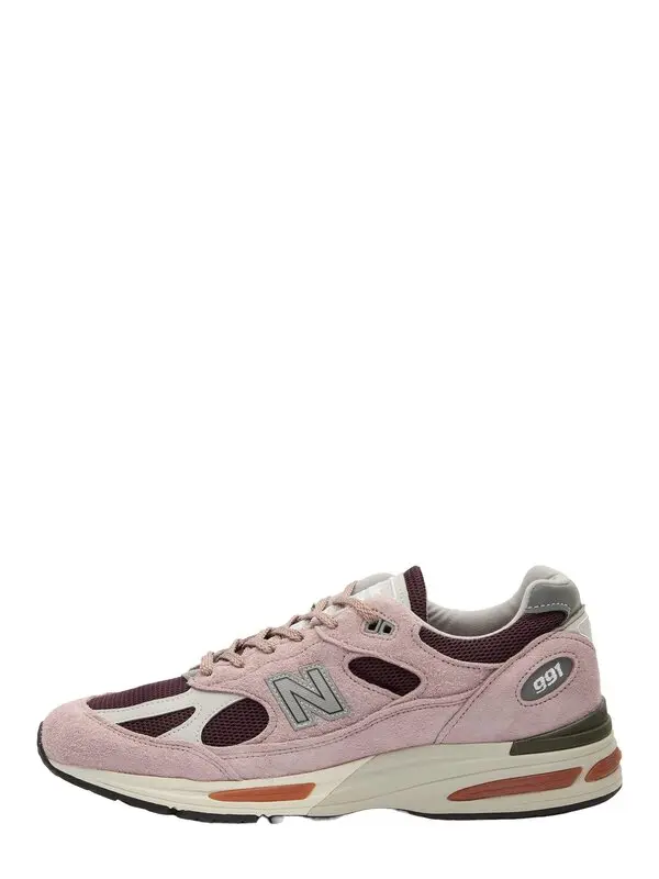 NEW BALANCE 991v2 Sneaker - Pink