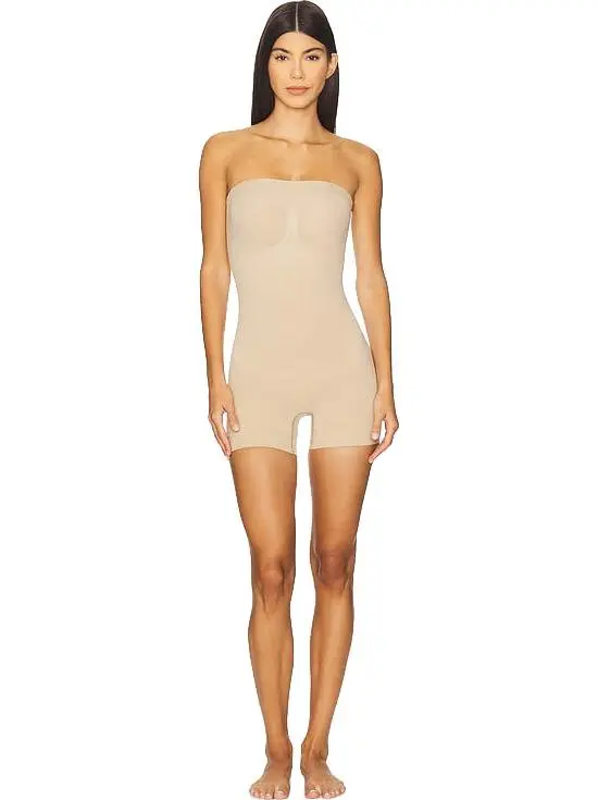 SKIMS Seamless Sculpt Strapless Shortie Bodysuit - Clay