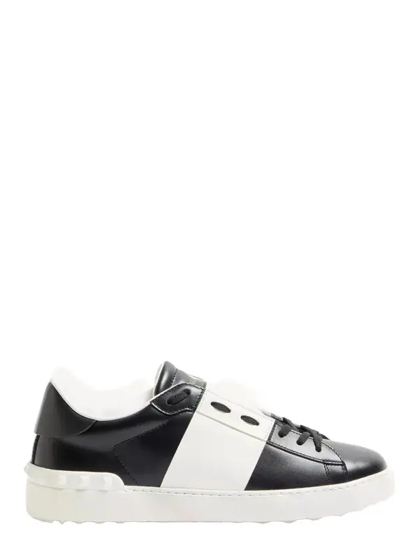 Valentino Garavani Leather Low-top Sneakers - Black