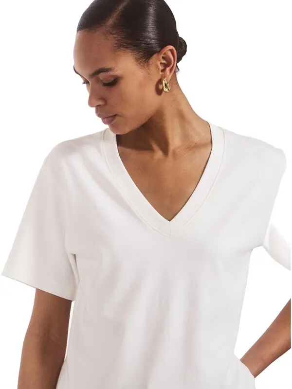 NINETY PERCENT Compact Cotton V-neck T-shirt - Off White