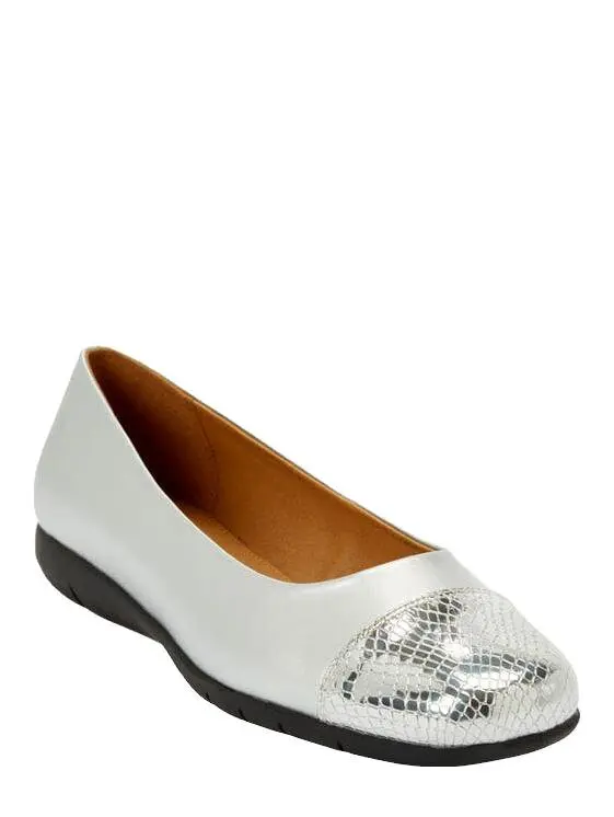 COMFORTVIEW Fay Slip-on Flat With Croc-effect Cap Toe - Silver