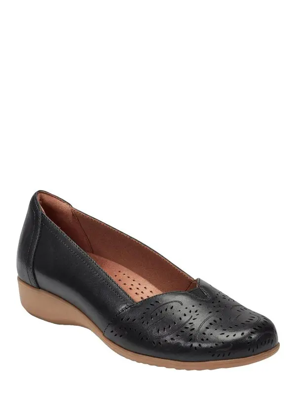 ROCKPORT COBB HILL Laser-cut Wedge Pumps - Black