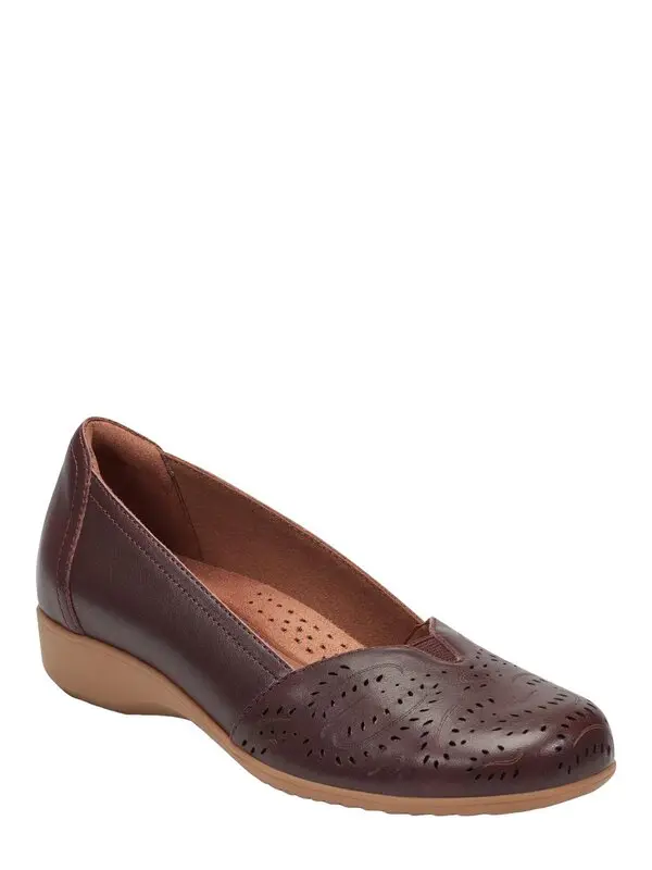 ROCKPORT COBB HILL Laser-cut Wedge Pumps - Dark Burgundy