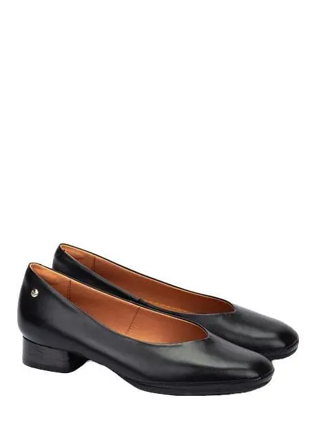 Pikolinos Ubeda Pump - Black